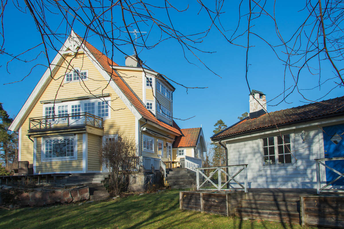 Renoverat plåttak till inglasad veranda. Stenungsund Hallerna Bohuslän ...